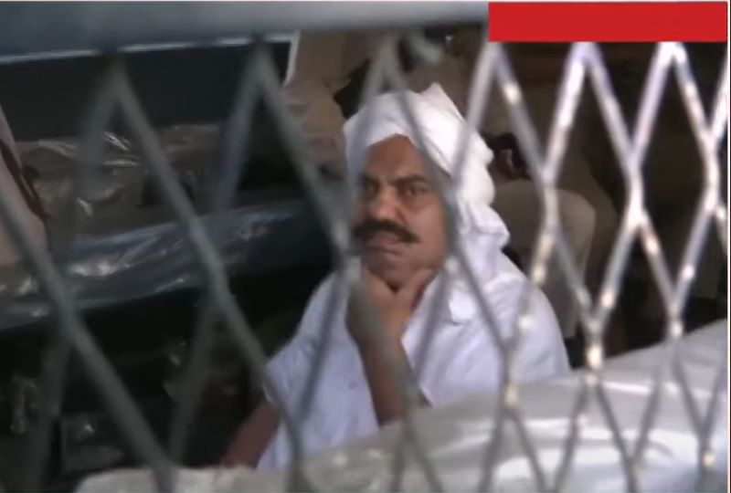 Gangster Atiq Ahmed gunned down two days after son killed in encounter in UP | Indiablooms ...