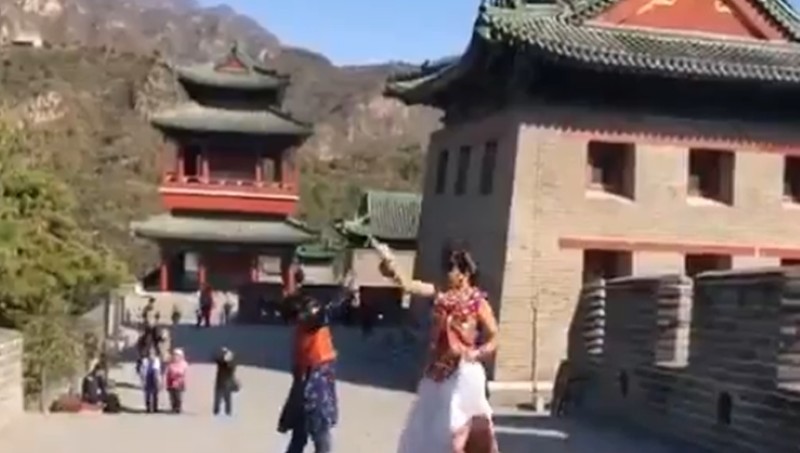 Viral video: Indian group dances Garba at the Great Wall of China ...